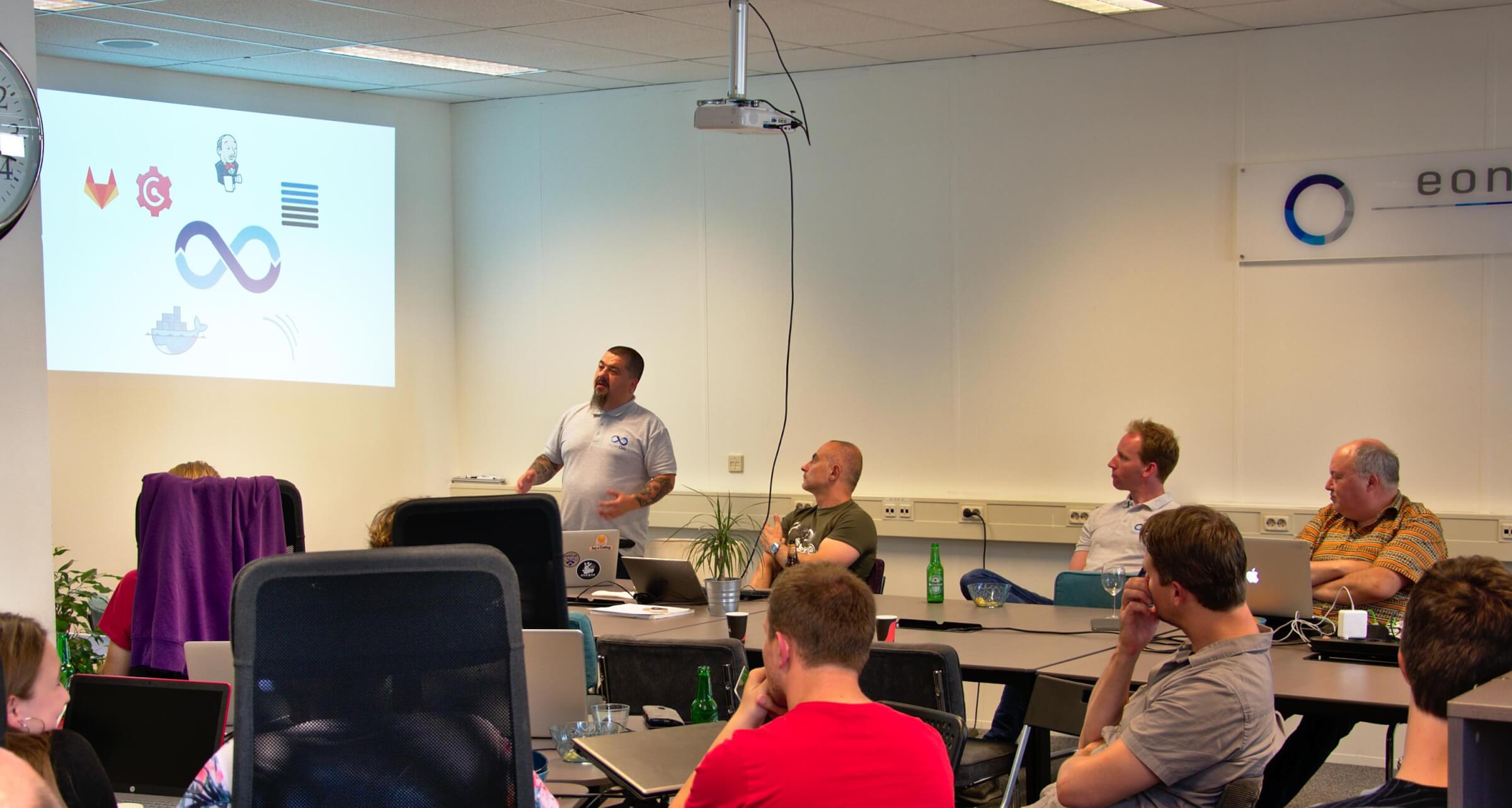 Open Hack Night over HyperDev druk bezocht - Inbox - Eonics