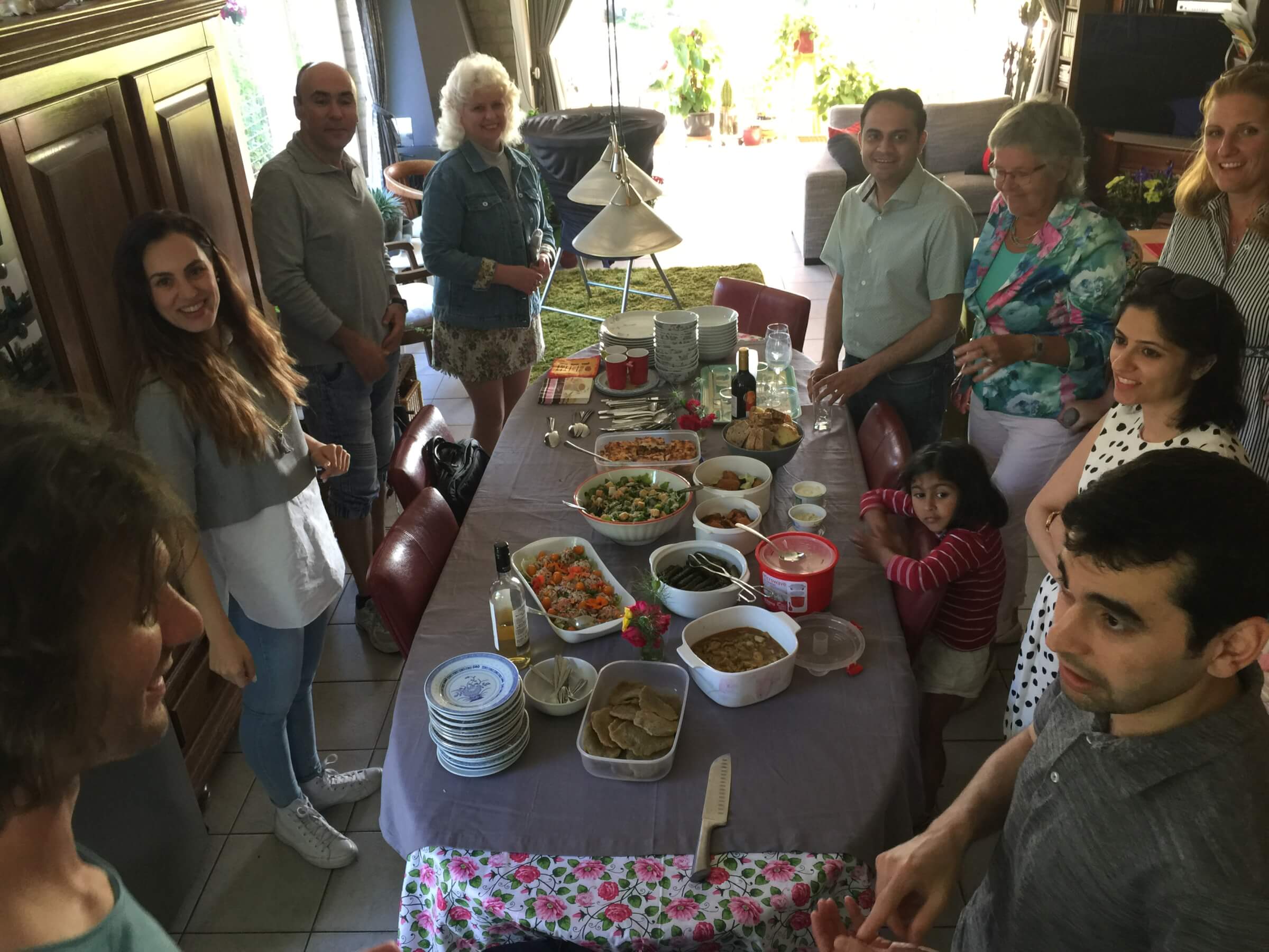 Internationaal buffet sluit eerste spreekcursus Nederlands af - Inbox - Eonics